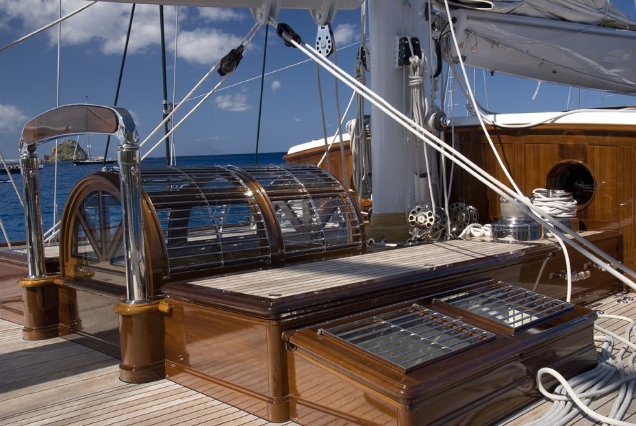 Yacht METEOR, Royal Huisman | CHARTERWORLD Luxury Superyacht Charters